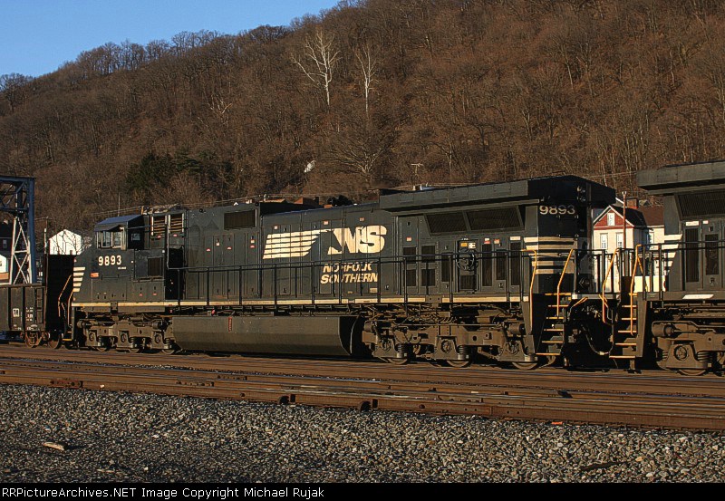 NS 9893